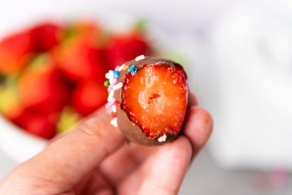 Chocolate Covered Strawberries Recipe - Real Life of Lulu