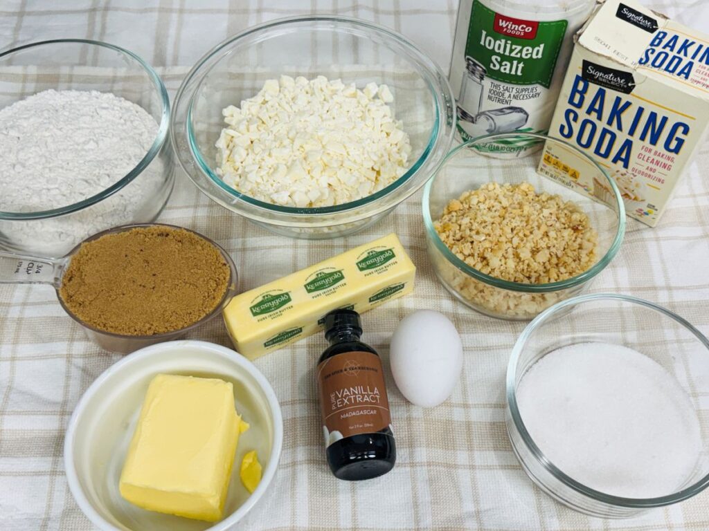 Classic White Chocolate Macadamia Nut Cookies - Real Life of Lulu